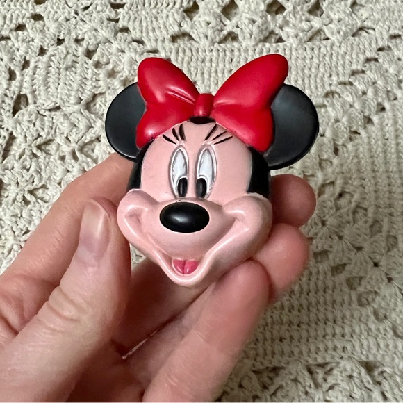 Disney | Accessories | Minnie Pin | Poshmark